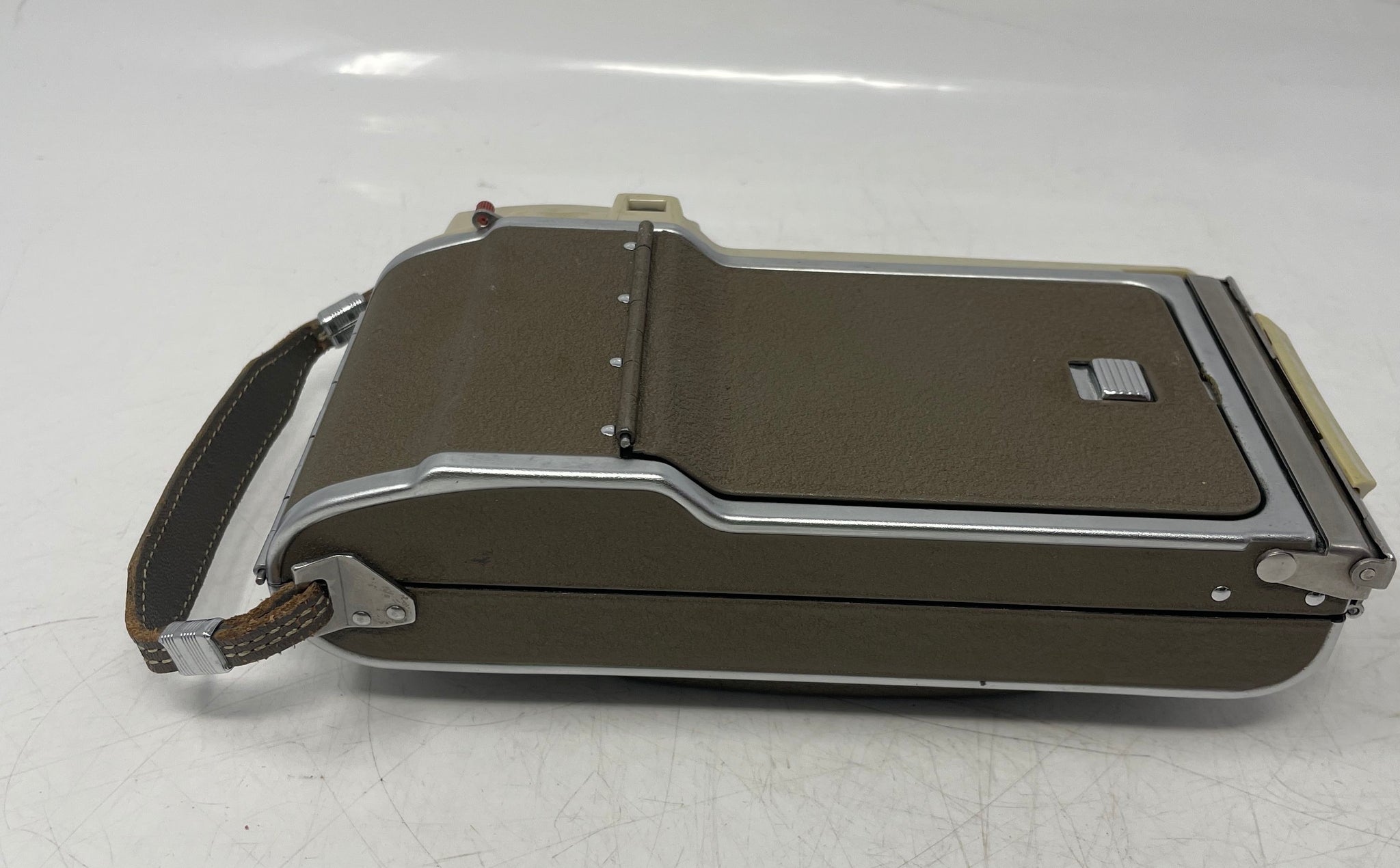 Polaroid Model 608 Beige Gray Built-In Flash Instant Film Land Camera ...