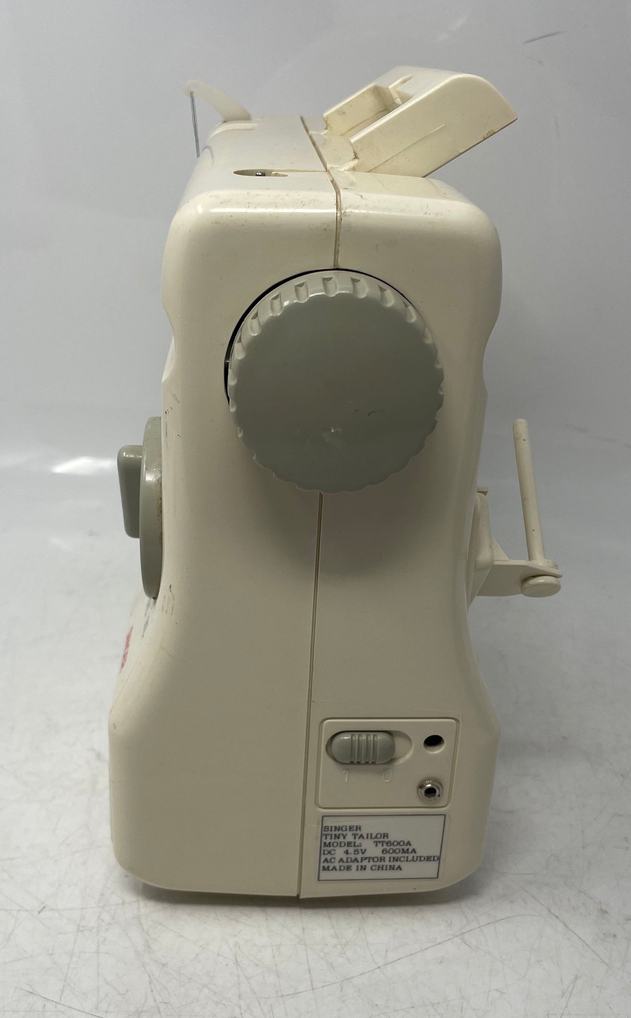 Singer Tiny Tailor White Mending Sewing Machine Model No. TT600A No Te ...