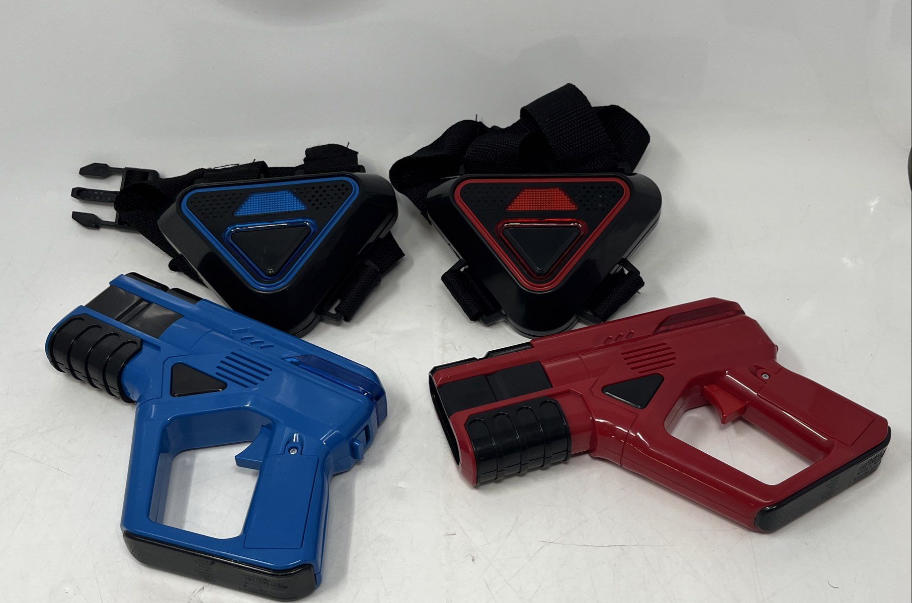 Sharper Image Blue And Red Home Laser Tag Guns 4-Piece Game Set Not Te ...