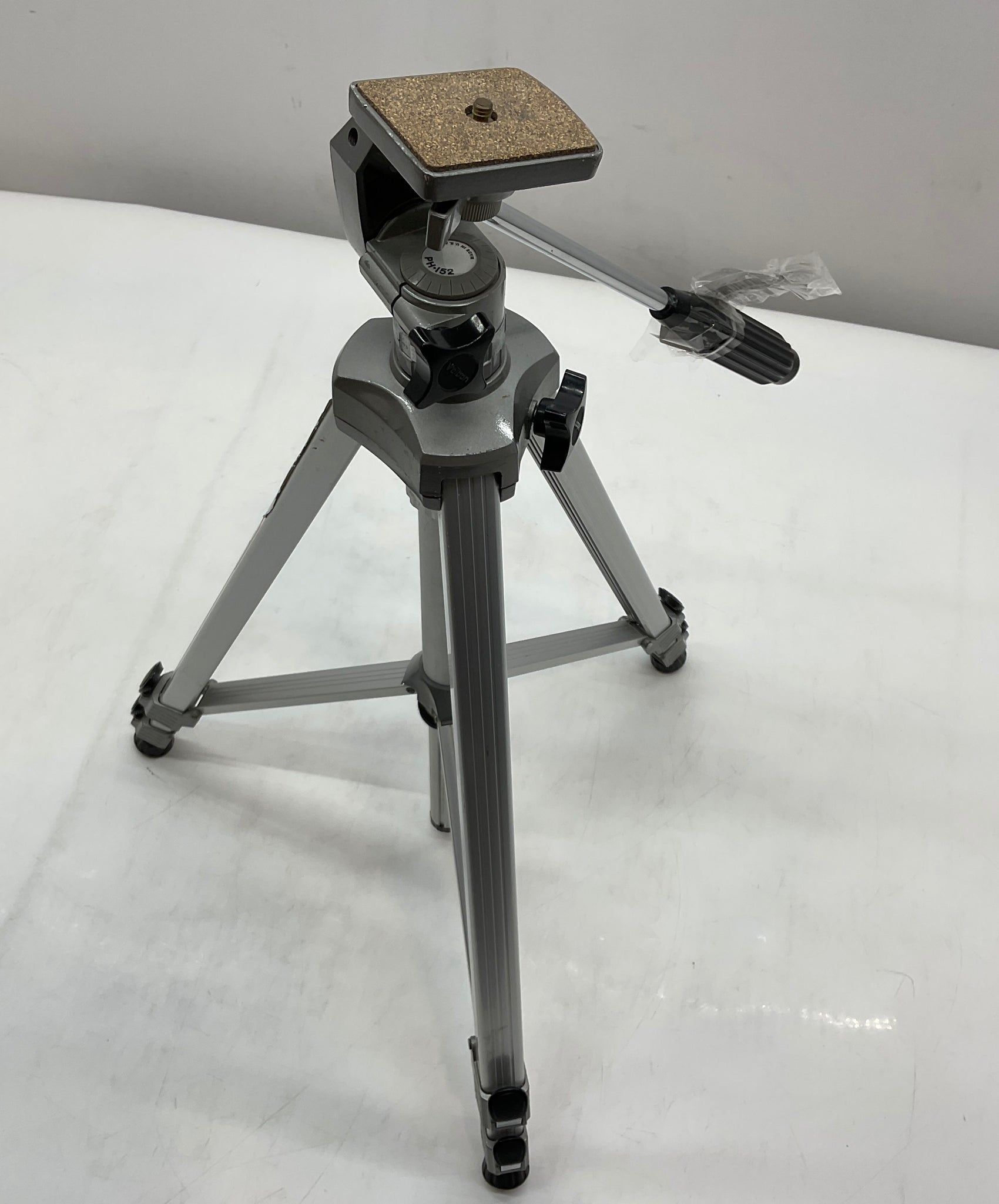 Velbon Model No. VGB-32C 7108030 Pan Tilt Head Photographer Aluminum T ...